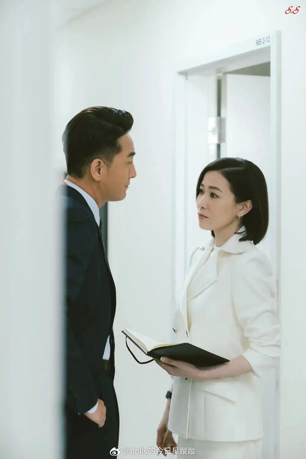 "News Queen": How difficult is it to be a neutral Zhang Jiayan in the ...