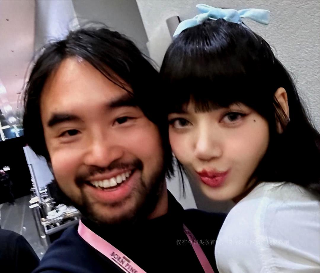 Lisa, the human Barbie, went to Hong Kong and took photos cheek to ...