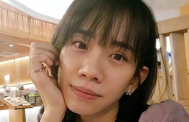 Singer Zhang Wenhui died suddenly while playing ball at the age of 54 ...