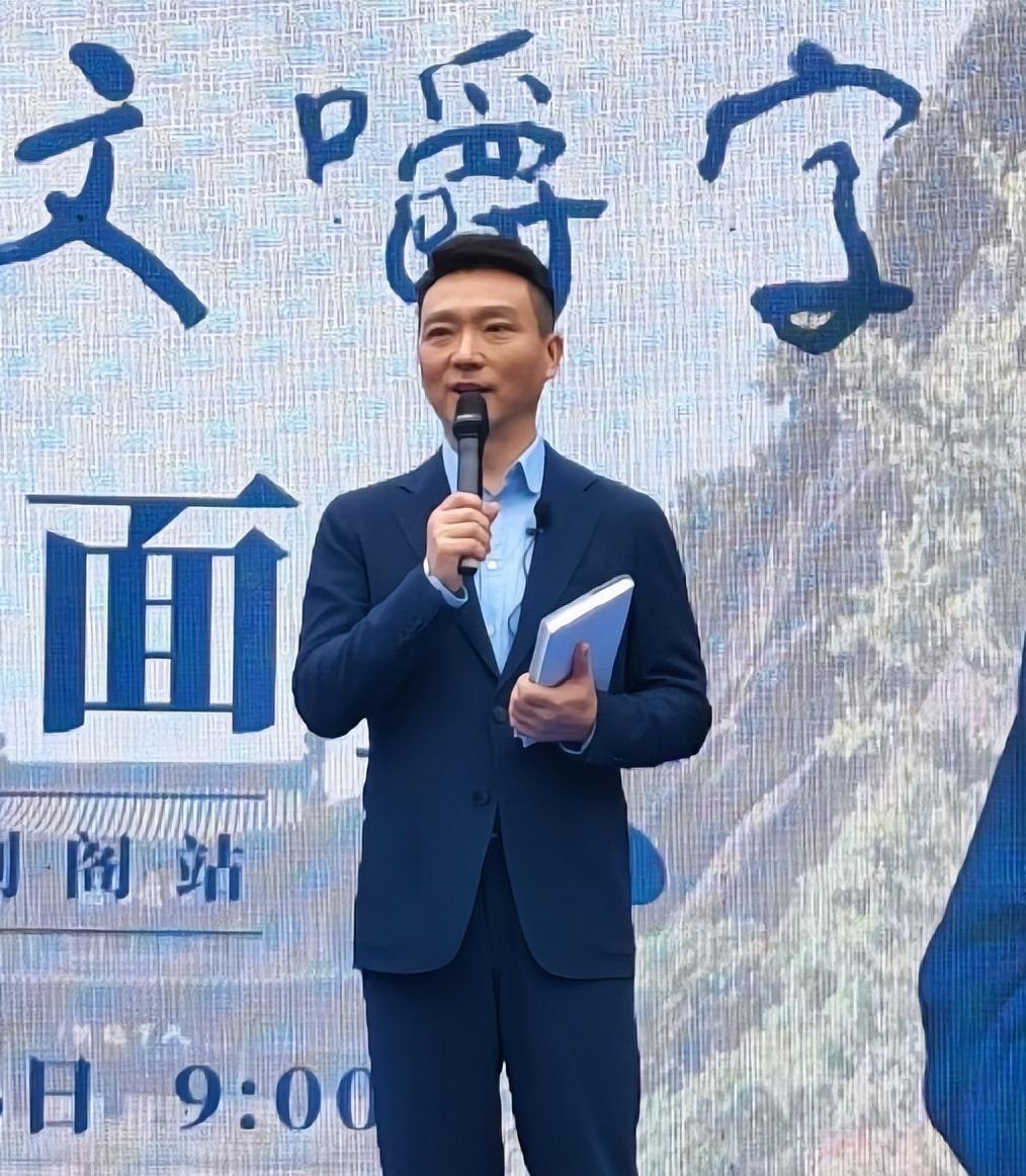 Kang Hui: Amazing transformation! I actually became the top host of ...