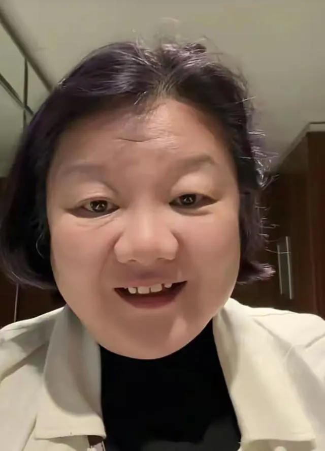 When 58-year-old Gong Li and 62-year-old Hong Huang stood together, I ...