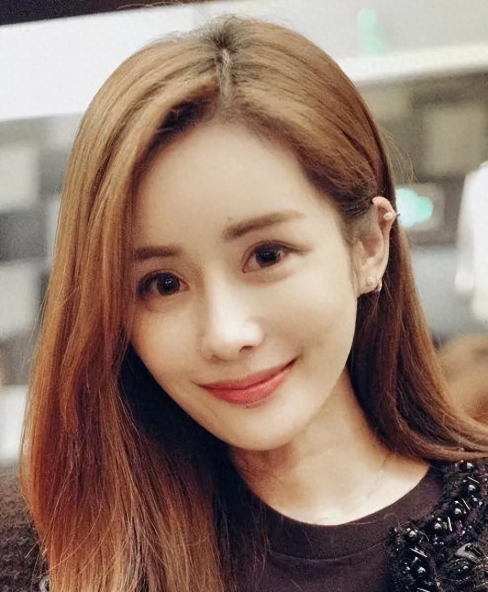 The "high-end female gamer" who even Wang Sicong admires, her mother earned 900 million for her ...