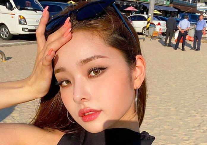 Song Ji Ah was bumped into in Hong Kong. Her pictures looked ordinary ...