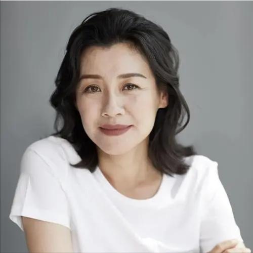 Facts have proved that 49-year-old Liu Lin has gone further and further ...