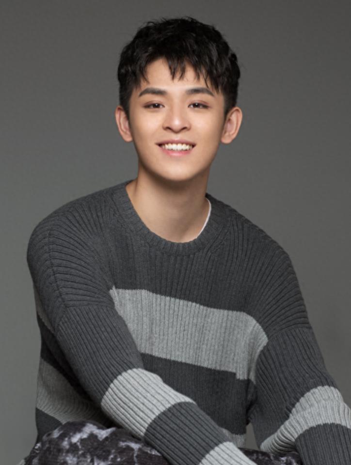 He Yin posted a photo to celebrate his son's birthday. 20-year-old ...