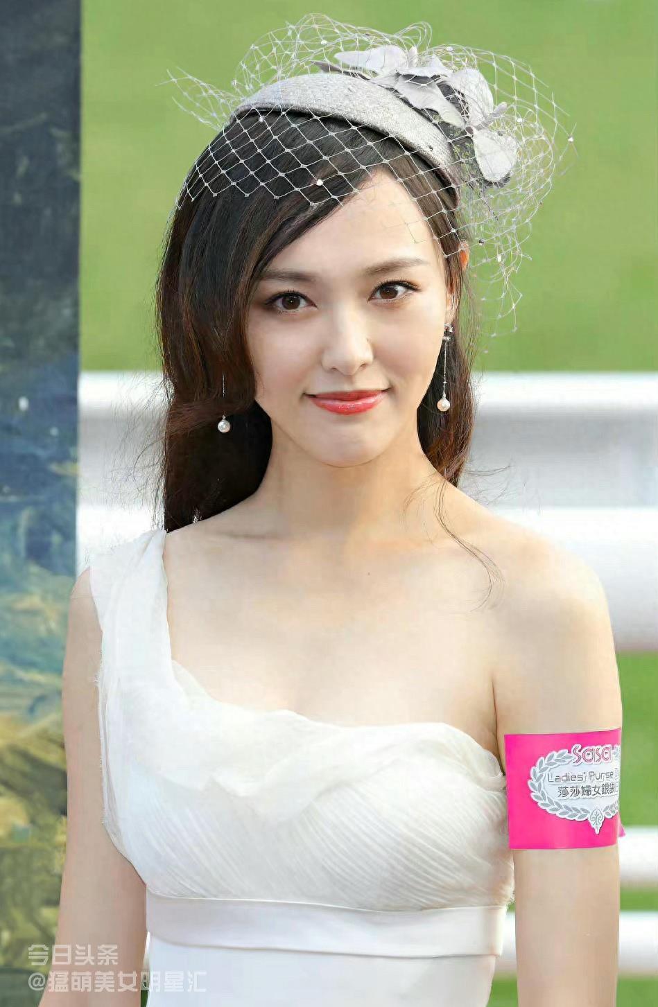"Sultry smile, ever-changing little queen" - iMedia