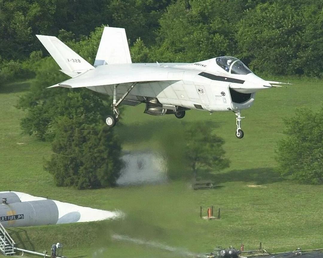 Revealing the root cause of the final failure of the US Boeing X-32 is ...