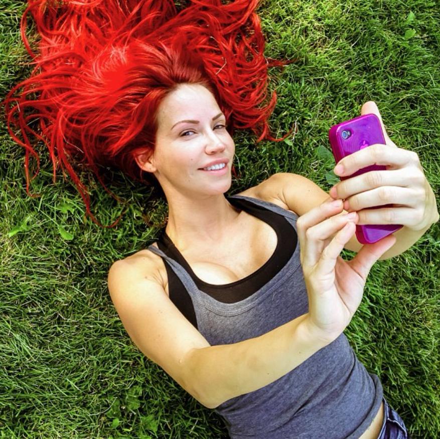 Bianca Beauchamp, a top actress with an alternative personality in the ...