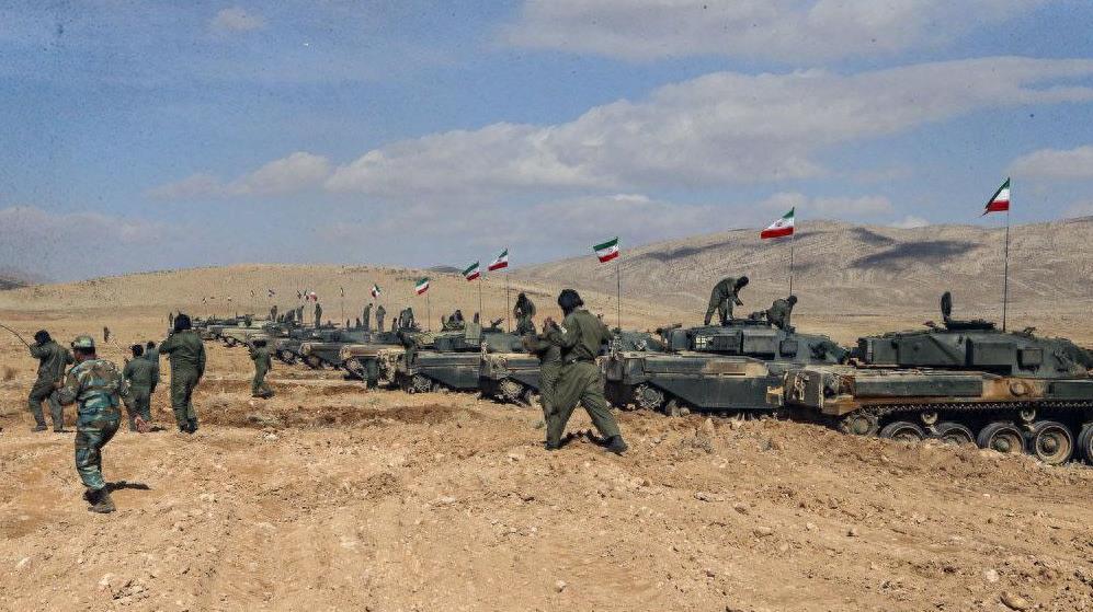 Tens of thousands of Iranian armored troops go to the border and face ...