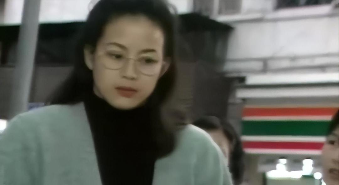 She was a beautiful and charming actress selected by TVB in the 1980s ...
