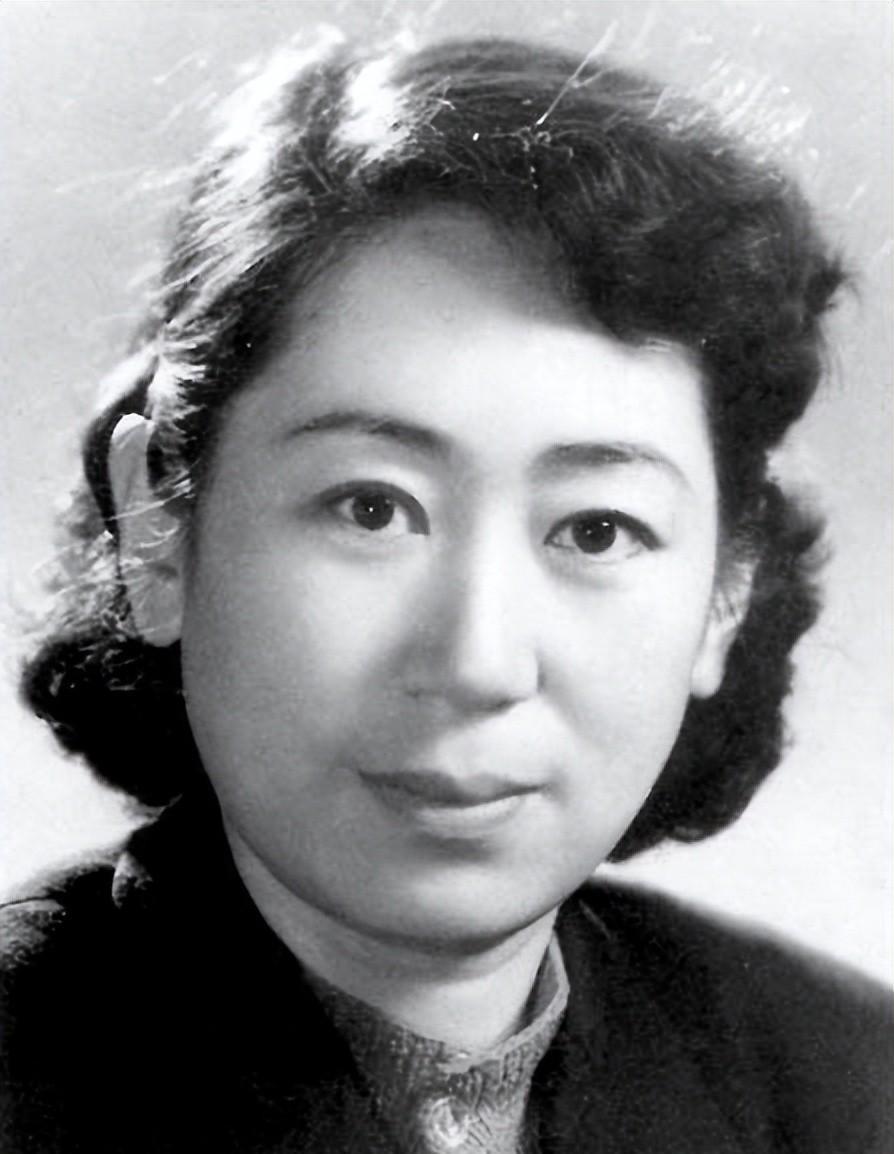 Huang Ling, formed the "Iron Triangle" with Chen Qiang and Chen Peisi ...