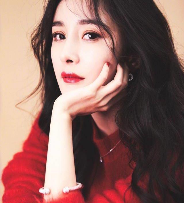 See how flirty Yang Mi was in "Chun Jiao Saves Zhiming" back then? I know why she remains ...