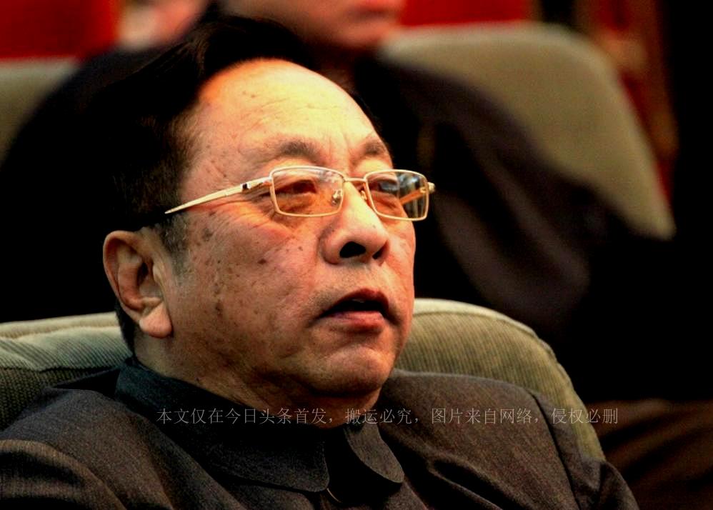 Wang Ping passed away at the age of 51. Jiang Kun and Cai Ming bid ...