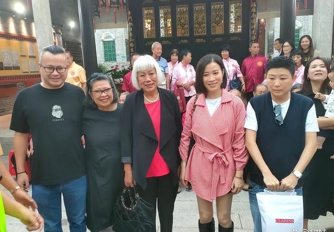 Charmaine Sheh returns to her family and shows off her power! - iMedia