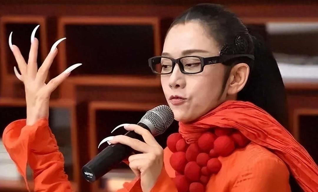 At the age of 64, Yang Liping is no longer safe. This time, the "naked ...