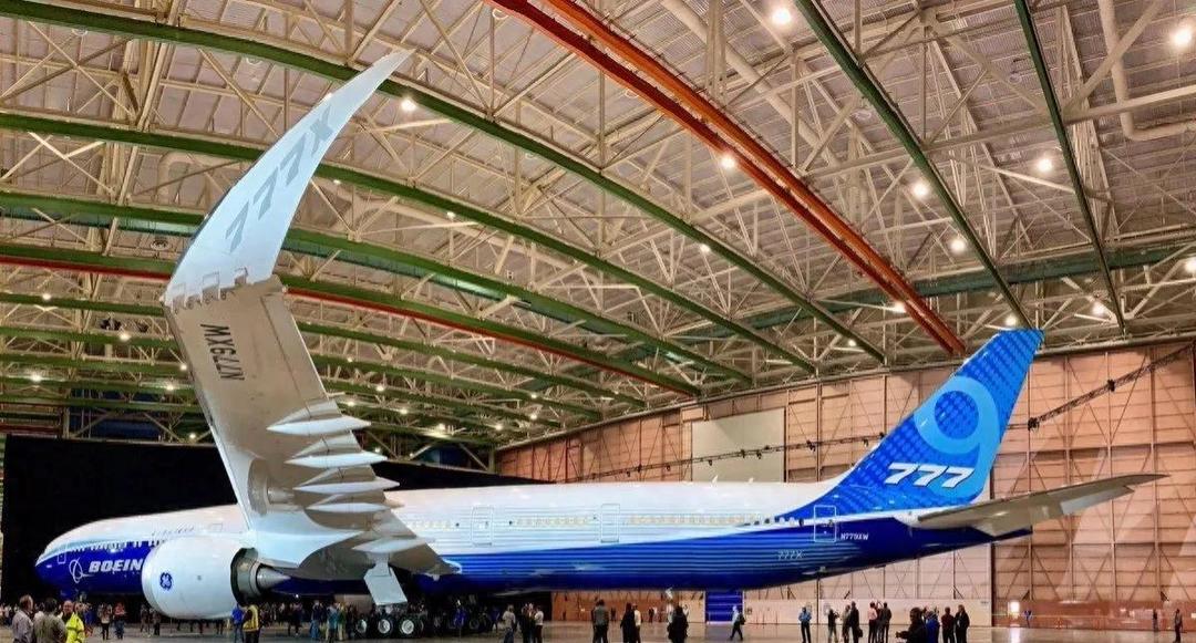 The world's largest twin-engine civil aviation passenger aircraft ...