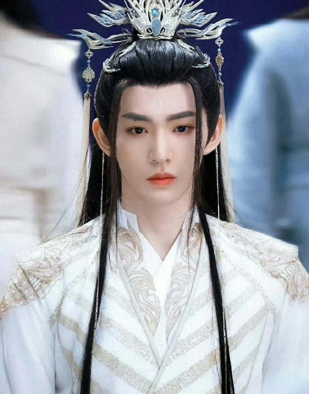 Is Deng Wei overturned this time? Her feminine appearance can't hide her lusty lust! Paste is ...