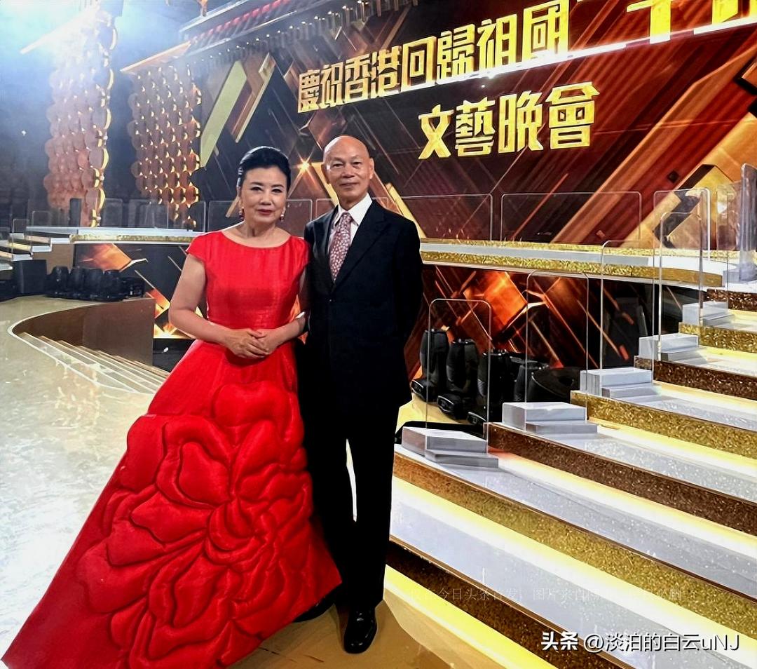The 15 actresses at the July 1st party formed a beautiful scene: Wang ...