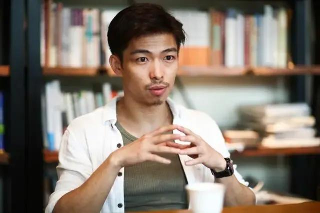 One sentence made the director earn 800 million yuan. What kind of magic power does Zhang Yu ...