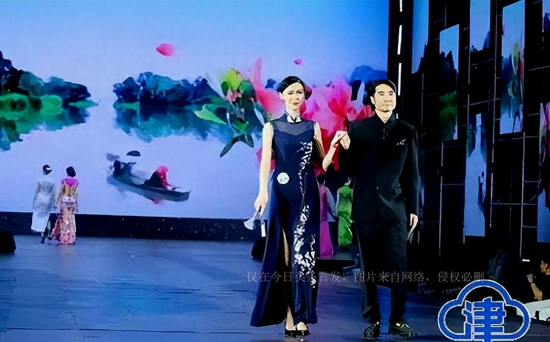 China's first blind model Wang Leilei: conveying beauty in the dark ...