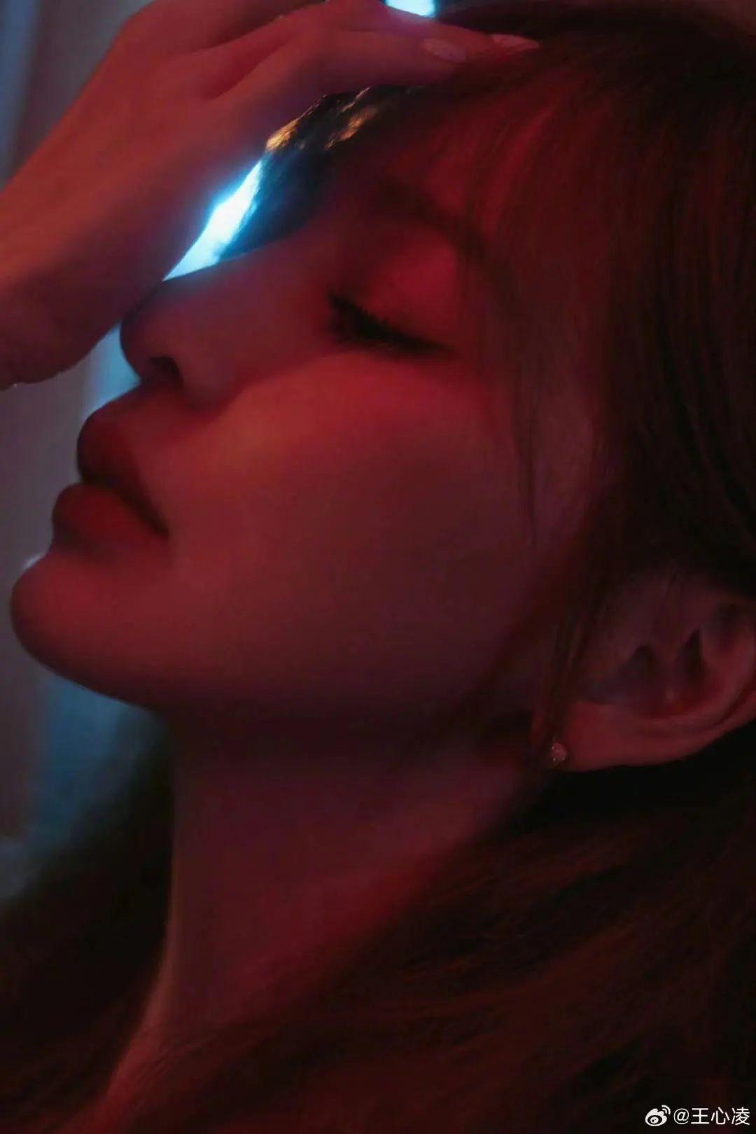 Cyndi Wang's new song "BITE BACK" is online, the music style is trendy ...