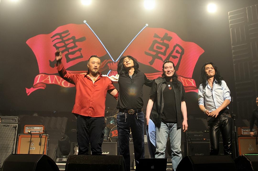 Who is the stronger Millennium band? Let's see who surrenders first ...