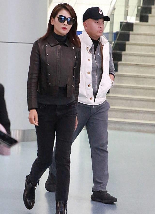 45-year-old Liu Tao releases fitness photos! She appeared without ...