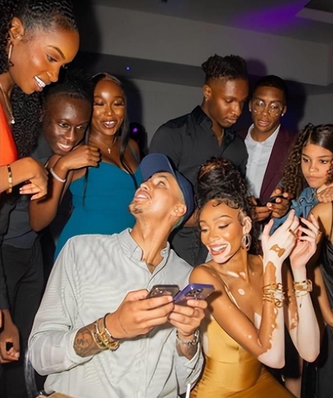 Kuzma's supermodel girlfriend is rarely exposed! With a proud figure ...