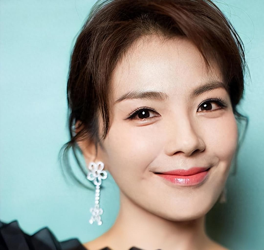 He once slept with Liu Tao for 4 years and is still single now that he is over 60 years old. Liu ...