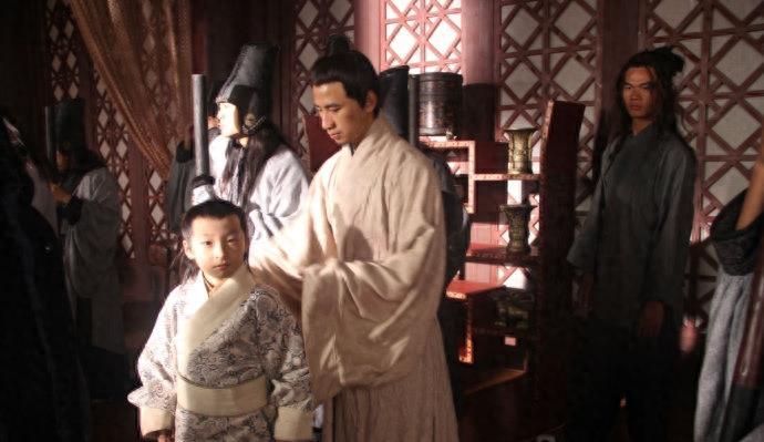 What did Emperor Xian of Han Dynasty Liu Xie do after he gave the Zen ...