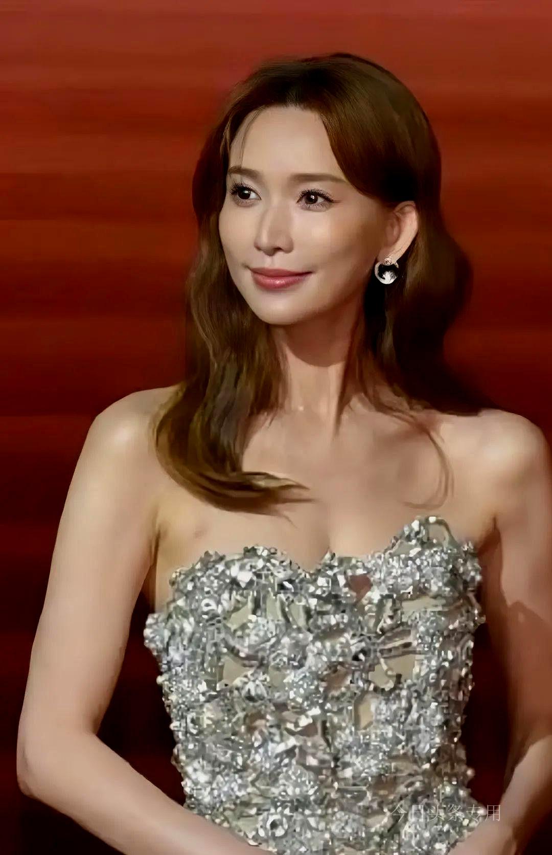 Lin Qingxia is amazed by the natural aging: her appearance has changed ...