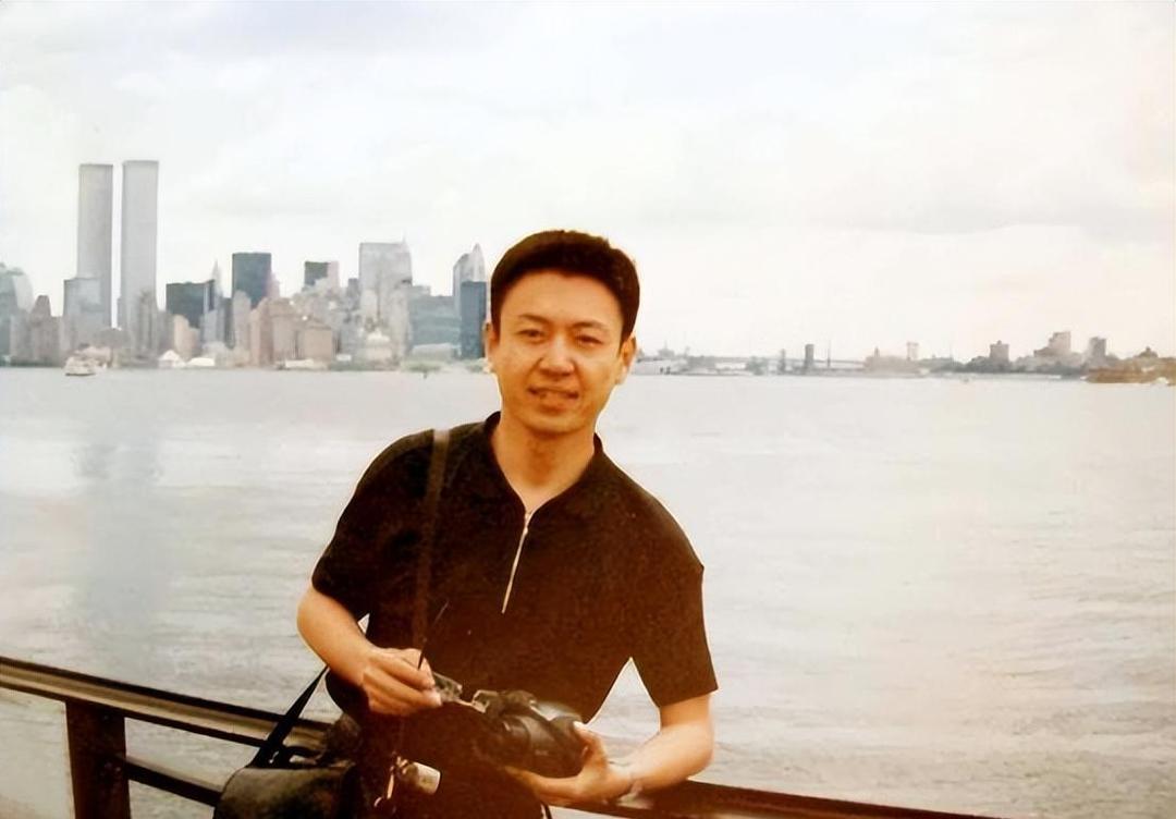 56-year-old former CCTV anchor Yang Liu: My wife is the famous singer ...