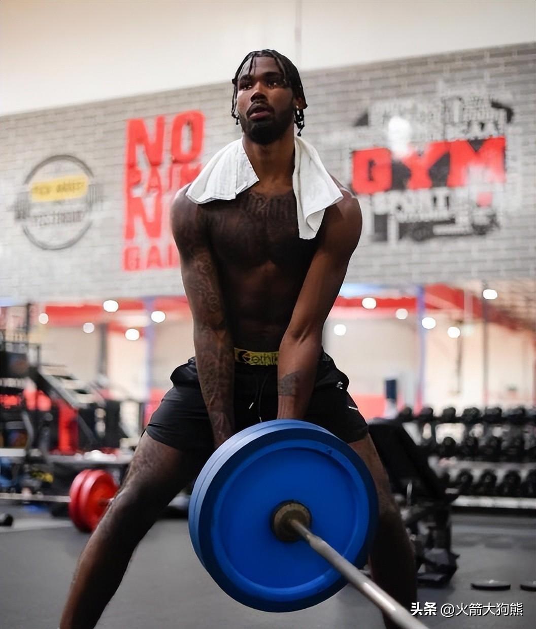 Transformed into a power forward? Rockets' Ethan training photos ...