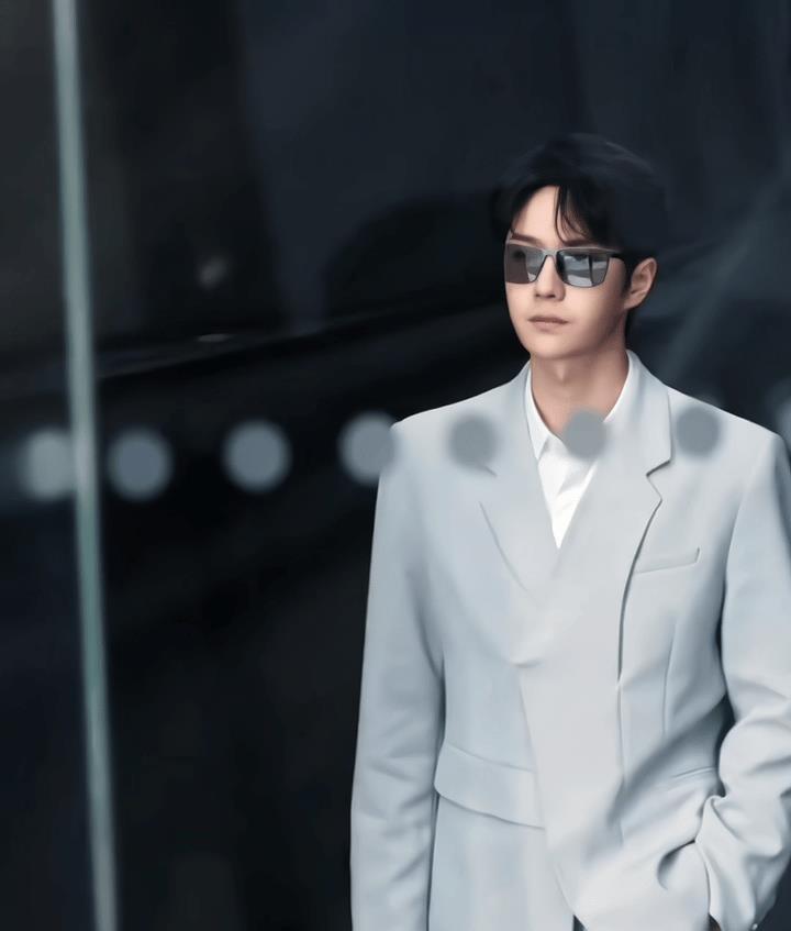 10.30 Entertainment News: Wang Yibo, Cheng Yi, Xiao Zhan, Huang Jingyu ...