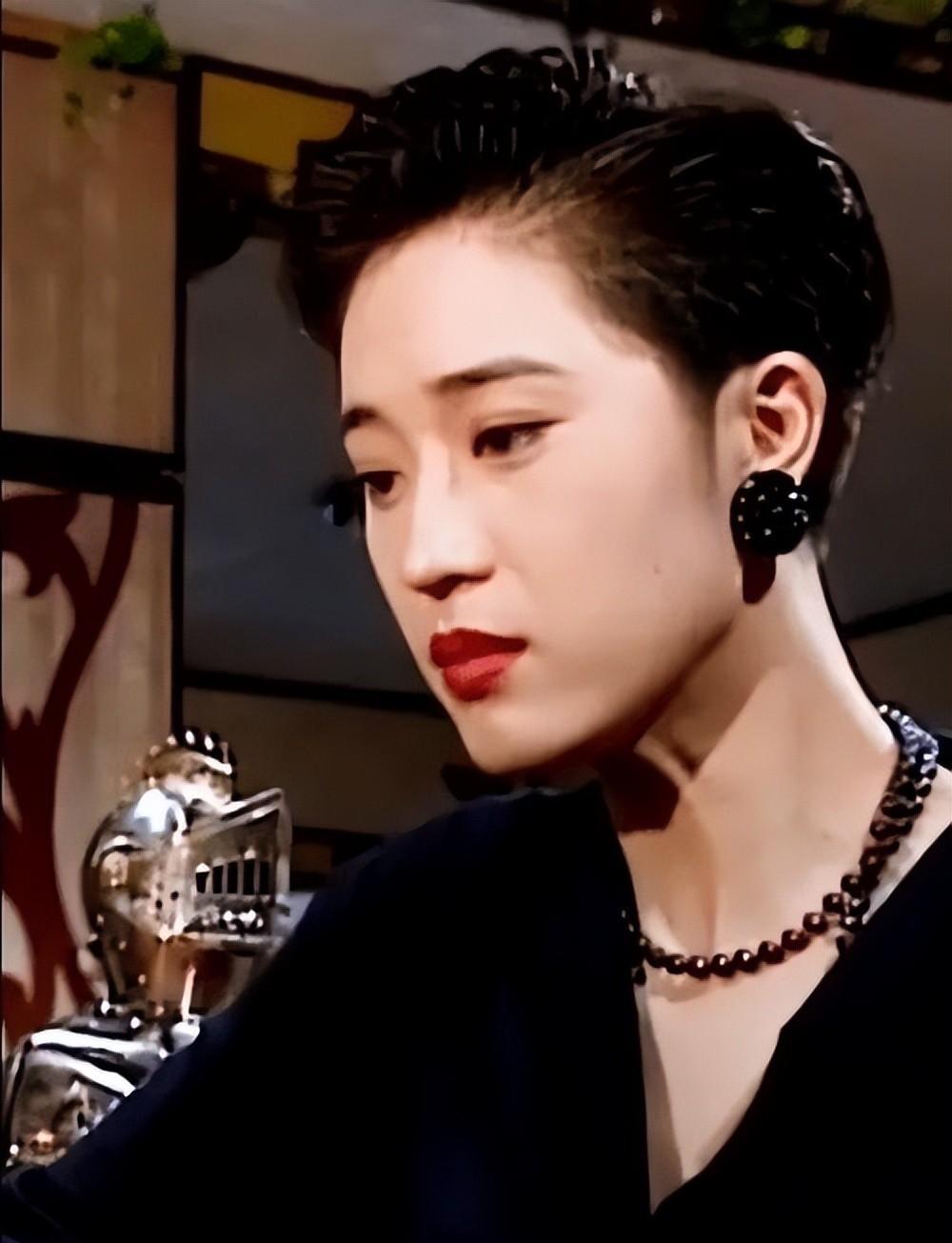 The images of Hong Kong dramas convey that in Hong Kong society where ...