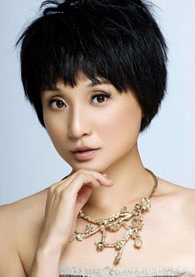 Actor Kong Lin: She lost her first love to Jiang Wenli and is still ...