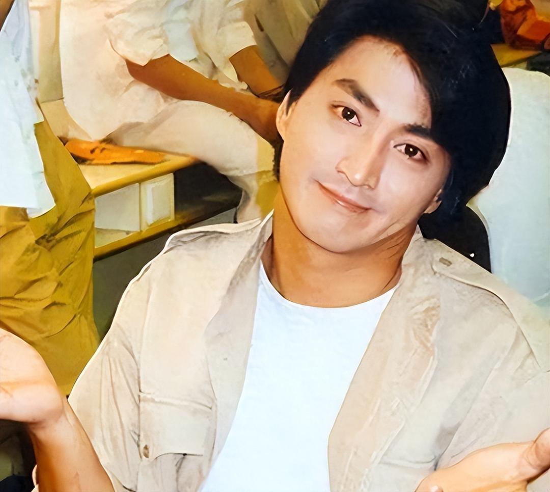 The well-known actor He Jiajin posted in the middle of the night: "Man and God share the wrath ...