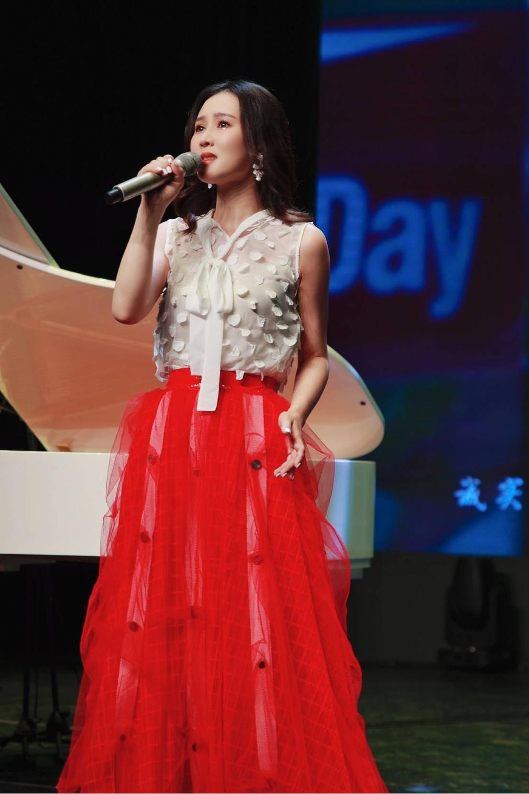 Wang Weiyi won the International Award, the solo concert Beijing ...