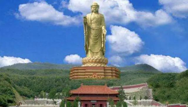 There are three "weird" giant Buddhas on earth, one is in Sendai, Japan ...