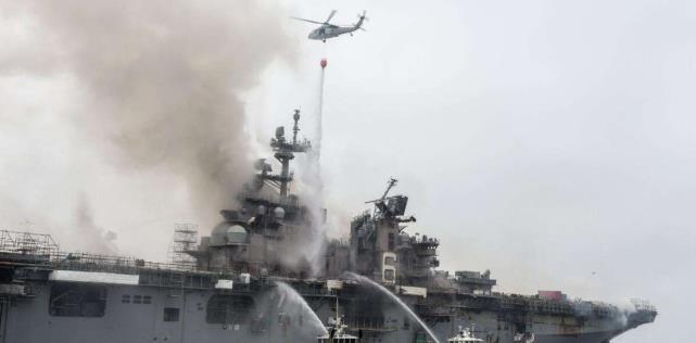 8:30! A U.S. Navy amphibious assault ship exploded and caught fire ...