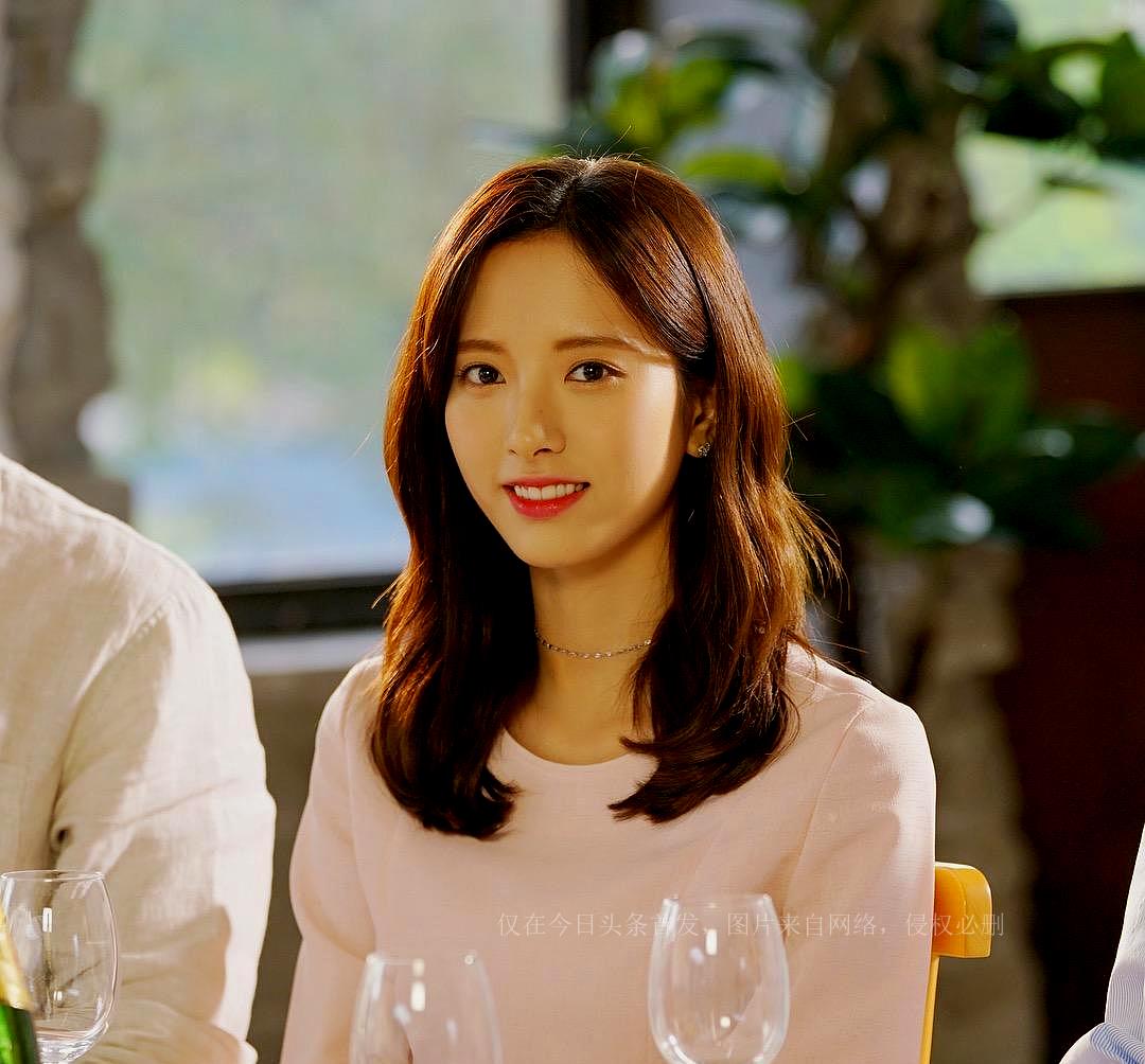 Although Bona's acting skills are a bit poor, her appearance can be ...