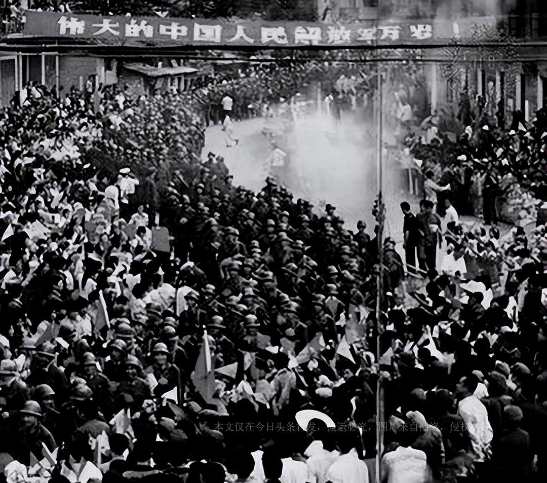 When the People's Liberation Army swept the Kuomintang army, who played ...