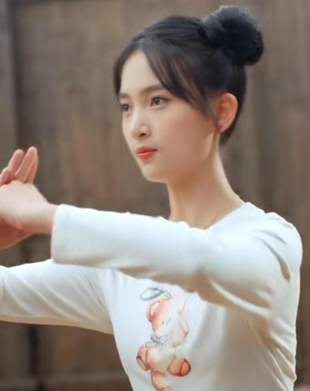 "Under the Stranger" Lu Linglong: The real CP of Zhang Chulan in the original work is exposed ...