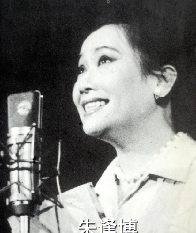 In the past, the singer's parents were prettier than movie stars, and ...