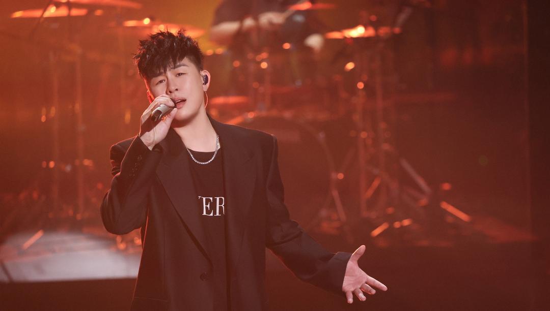 Ordinary young man Guo Youcai became popular after singing at the ...