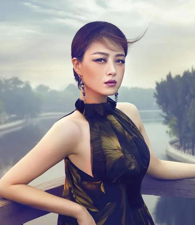 This time, Sun Li played sexy again and "overturned". She had to show ...