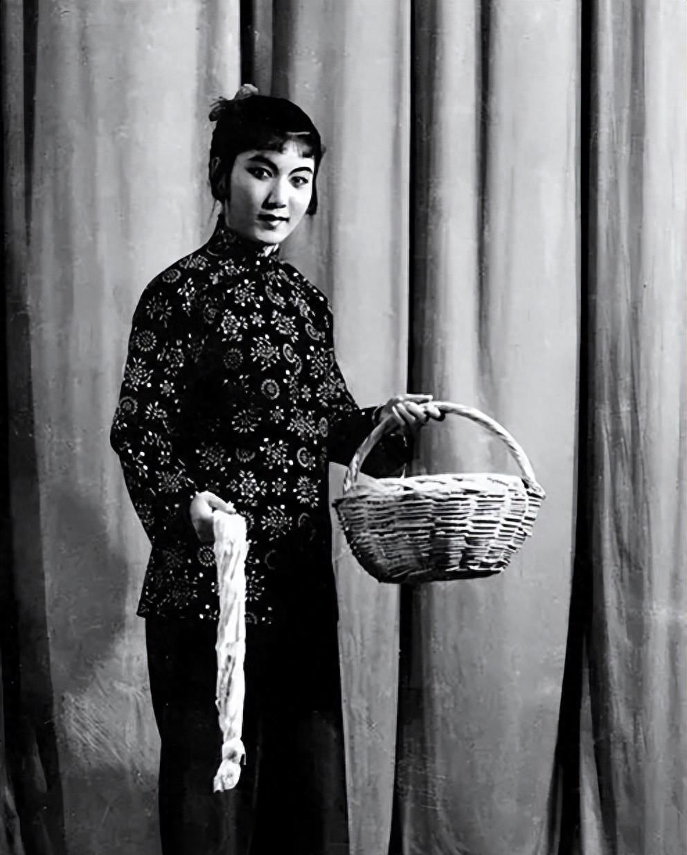 Xin Fengxia, a famous Pingju opera artist: She married her second ...