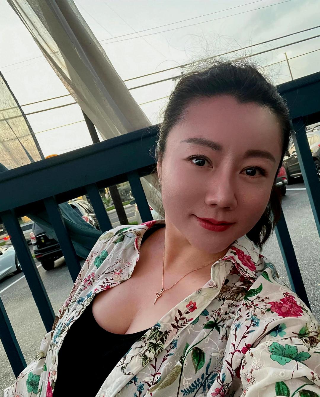 Wang Qing: She is obviously a sexy goddess, but she always plays the role of a vulgar woman. Who ...