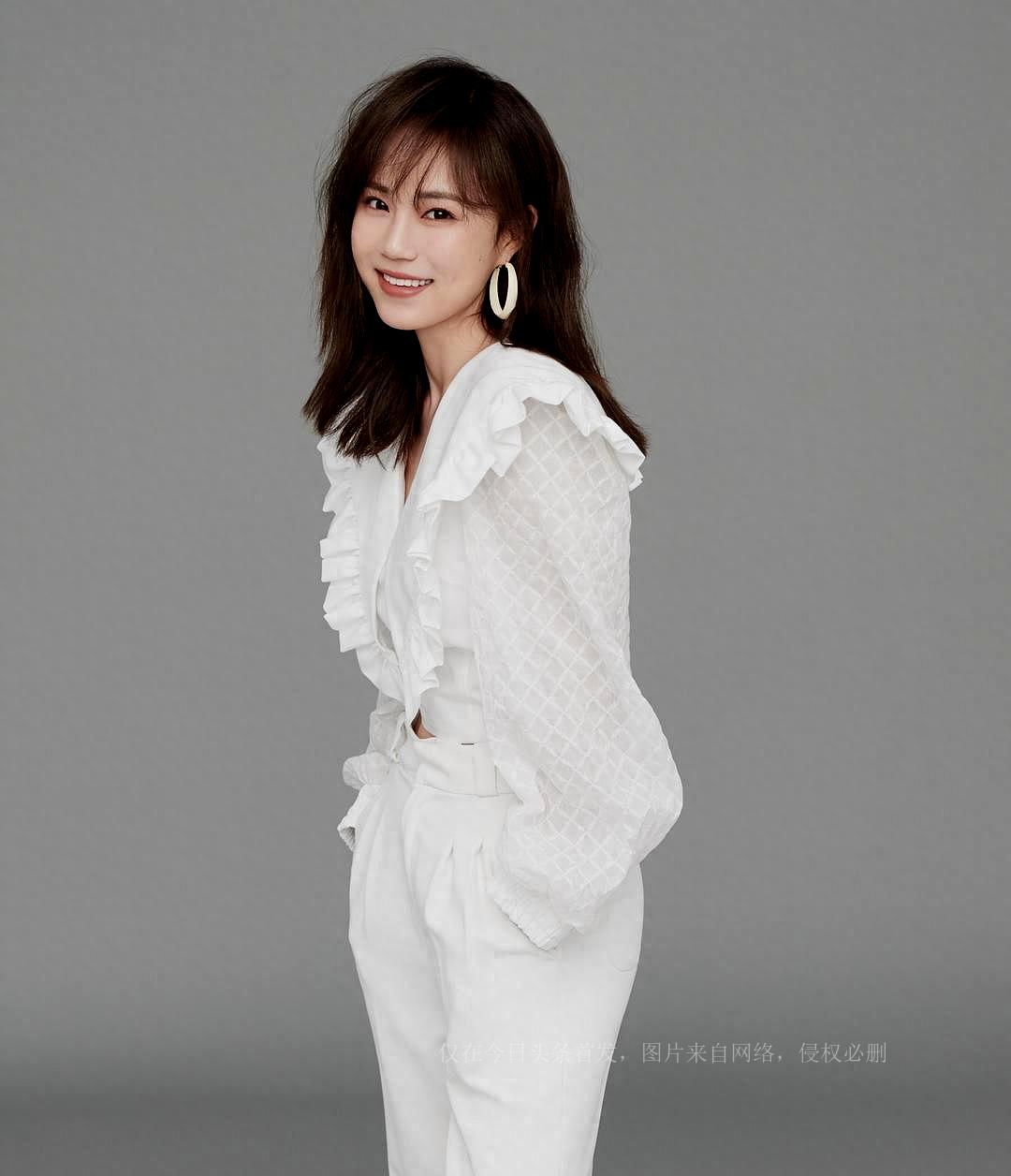 "Lai Zhen" cut off her long hair and went to the police force to experience life. She performed ...