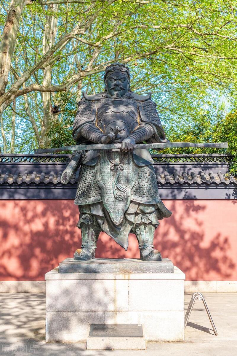 He was a strange man in the Five Dynasties and Ten Kingdoms period. His ...